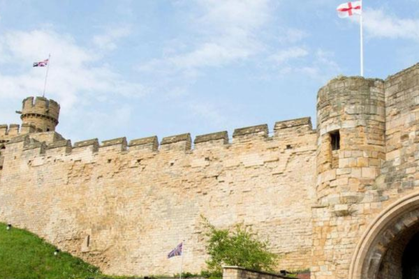 THE Homepage – Lincoln Castle
